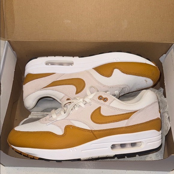 Nike | Shoes | Nike Mens White And Tan Sneakers | Poshmark